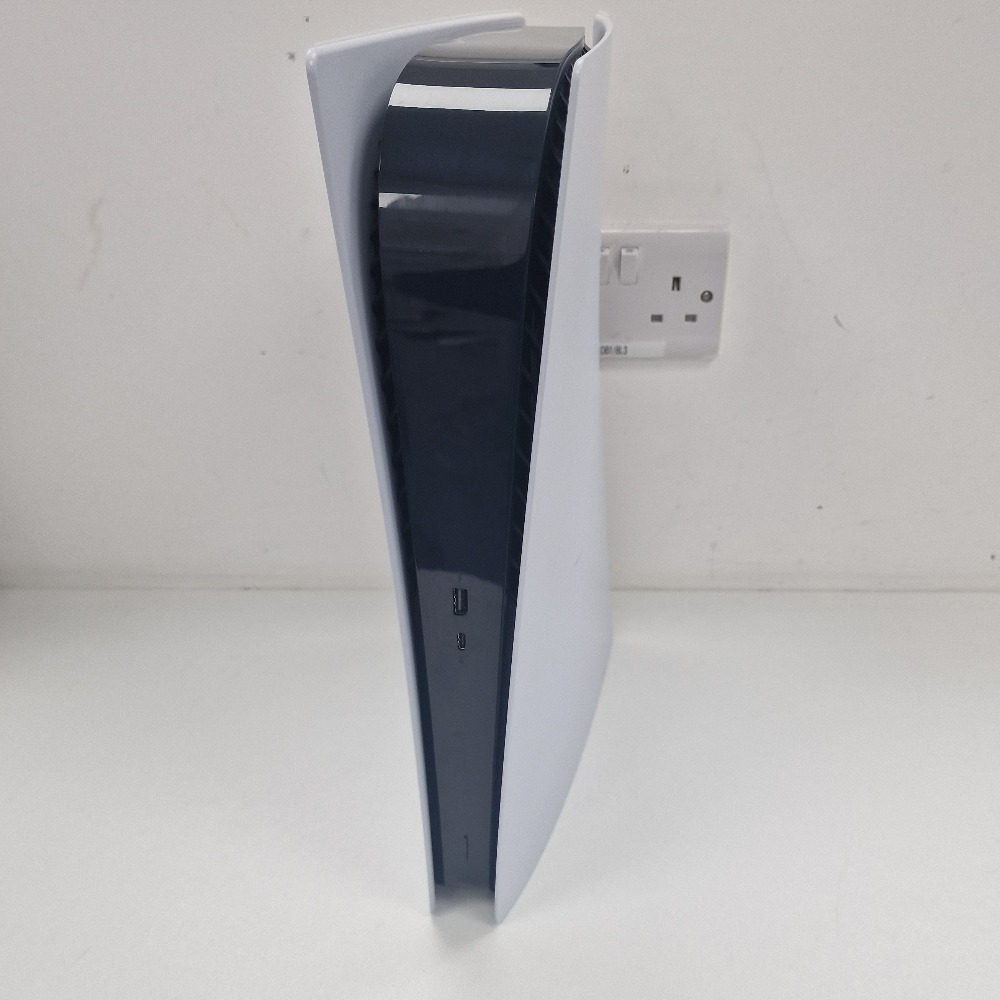Used sony playstation 5 Sony PS5 Digital Edition Console - White (Used ...